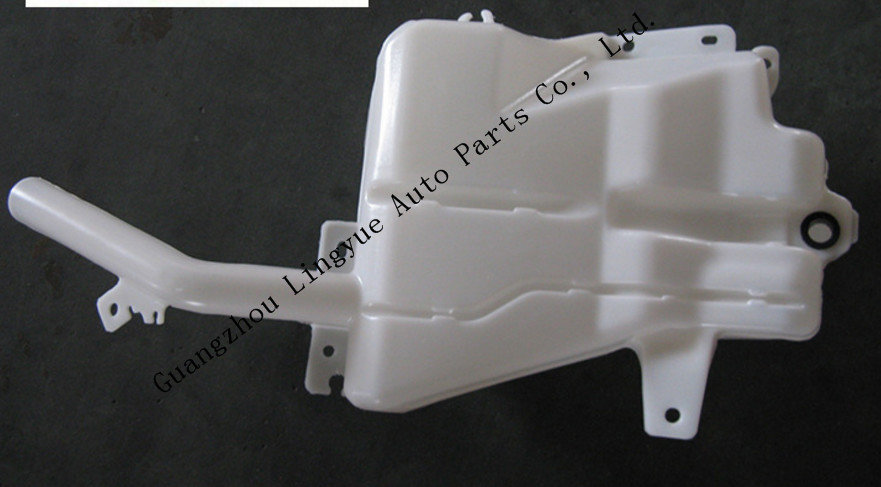 White Color Mitsubishi Triton Spares / Wiper Tank Plastic Material Made
