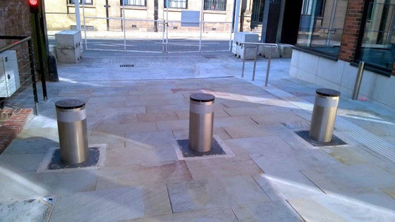 Lifting Automatic Security Bollards , Remote Control Driveway Bollards