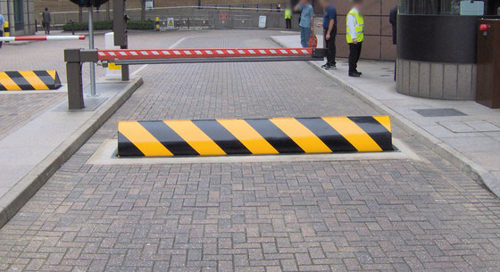 Yellow Black Automatic Road Blocker , Reliable Structure Road Security Systems