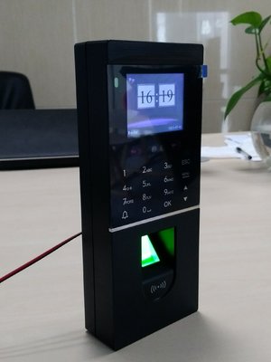 Day And Night Biometric Face Recognition Time Attendance Machine Access Control Fingerprint ID/IC Card
