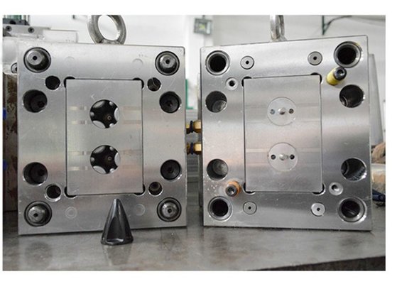 Hot Runner / Cold Runner Plastic Moulding Services / Thin - Walled Plastic Parts