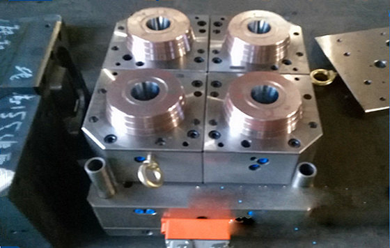Hot Runner Type Precision Injection Molding , Plastic Injection Mold Tooling For Colorful Box