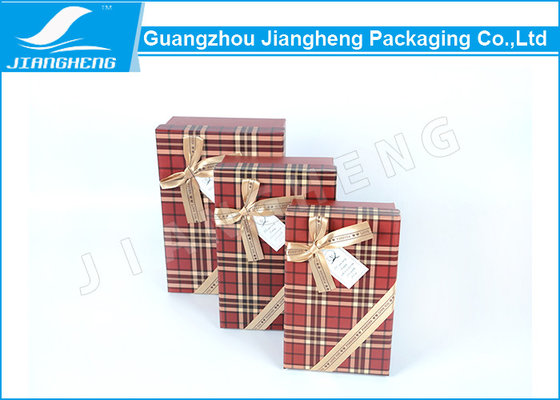 Eco Friendly Cardboard Holiday Gift Boxes Patterned Hot Stamping Logo