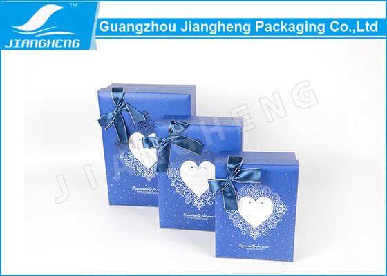 Square Paper Cardboard Heart Shaped Gift Box Colorful Printed Ribbon Bow