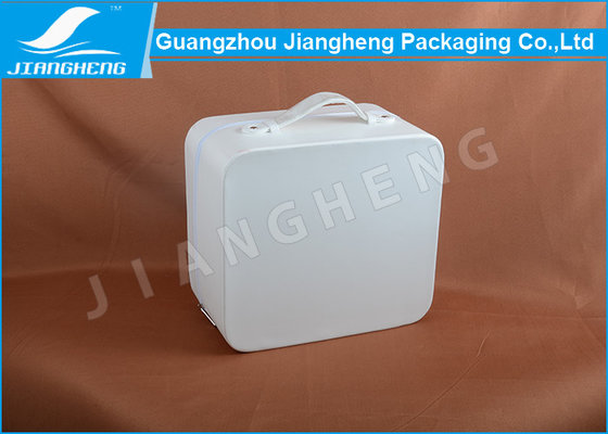 Elegant White Durable PU Leather Gift Box Fashion With Handle 25 * 25 * 12cm