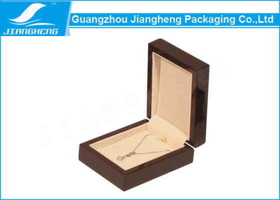 Jewelry Packing Wooden Gift Box , Ring Lacquer Wooden Box With Carved Logo