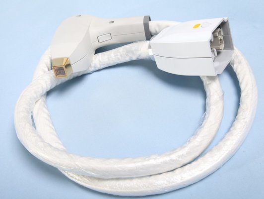 Adjustable 808nm Diode Laser Hair Removal System , Professional Laser Hair Removal Equipment