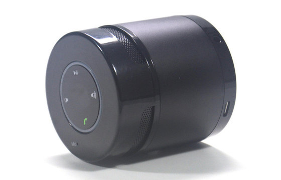 Hand Free Metal Shell Durable Round Wireless Mini Bluetooth Speaker