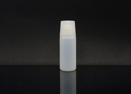 White cylindrical body lotion Plastic Cosmetic Bottles / Airless Cosmetic Packaging
