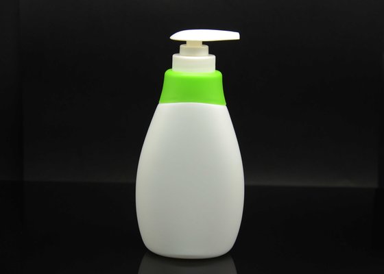 Eco Friendly Green squeezable pump bottles for lotion , shower gel