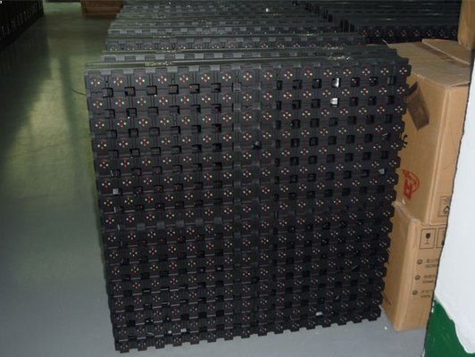 Gridding P25.6mm 2R1G1B LED Curtain Display with Aluminum Cabinet