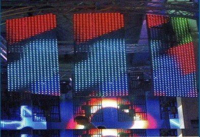 Gridding P25.6mm 2R1G1B LED Curtain Display with Aluminum Cabinet