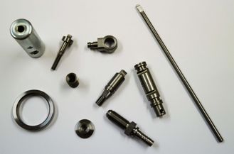 熱処理を用いるCNC機械自動車予備品のカスタマイズされたサイズ