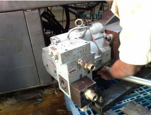 Concrete Pump Truck / Evacator NACHI PZ-6B-220 Hydraulic Piston Pump