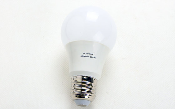 Energy Saving SMD 9W B22 E27 220V LED Globe Light Bulb 750 lumens 6000K 6500K 80 Ra