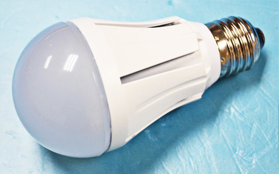 65W Equivalent SMD5730 A19 7W LED Globe Light Bulb E26 85 - 265V AC Warm White