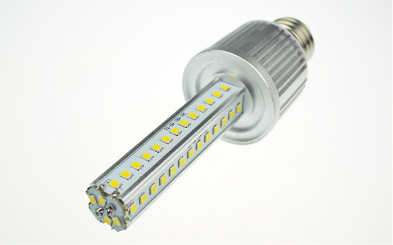 120 - 277V E26 GX24Q-3 base 360 Degrees LED Plug Light 9W 2800-3200K 3 Years Warranty