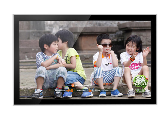 70" Indoor Wall Mount Advertising Digital Signage 1080P High Resolution for Airport / Cinema