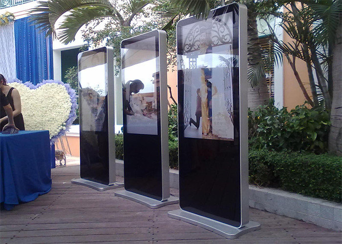 Indoor Full Color LCD Android Digital Signage 32'' Energy Saving