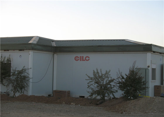 20ft 40ft Portable Accommodation Buildings Anti - Earthquake Refugee Camp Slopped Roof