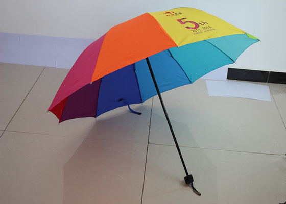 Le parapluie résistant 10 de pluie de vent d'arc-en-ciel de trois fois nervure la haute densité 190T pour la fille