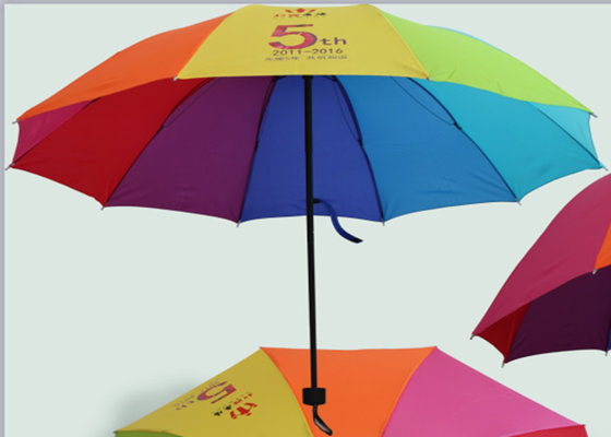 Le parapluie résistant 10 de pluie de vent d'arc-en-ciel de trois fois nervure la haute densité 190T pour la fille
