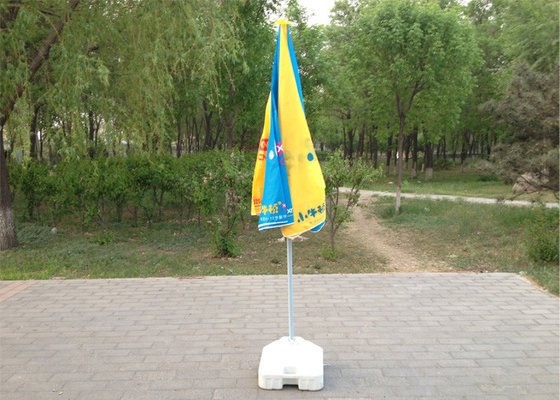 La publicité faite sur commande télescopique de parapluie de plage de Sun de jardin avec des nervures de fil d'acier