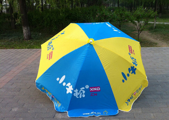 La publicité faite sur commande télescopique de parapluie de plage de Sun de jardin avec des nervures de fil d'acier