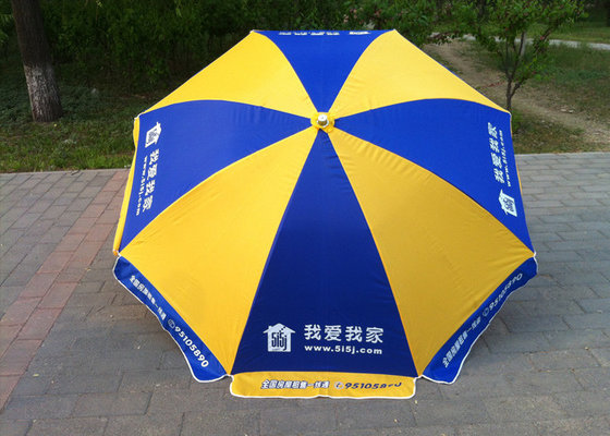 Les parapluies faits sur commande bleus et jaunes de patio de logo se fanent résistant pour pêcher le lac