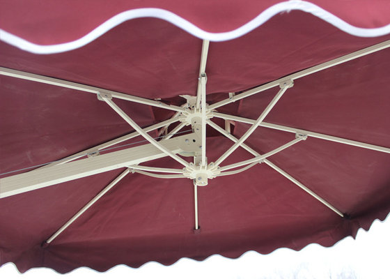 Parapluie de patio d'extra large teint par rouge de polyester, parasol carré de parapluie de Sun d'arrière-cour