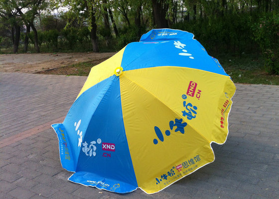 Parapluie extérieur portatif de dresseur UV grand avec l'axe enduit blanc en métal