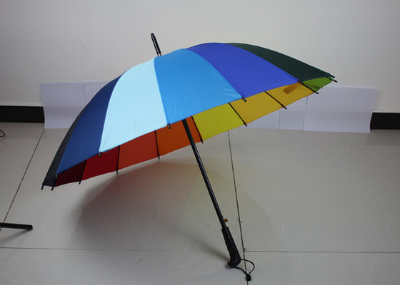 Le parapluie léger de golf d'arc-en-ciel pour la pluie, enroulent le parapluie résistant de golf