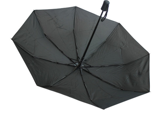 21" des panneaux de X 8 noircissent le parapluie ouvert de manuel avec l'axe enduit noir, poignée en plastique