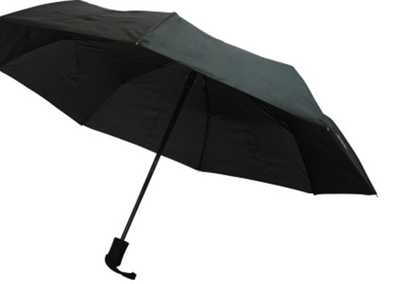 21" des panneaux de X 8 noircissent le parapluie ouvert de manuel avec l'axe enduit noir, poignée en plastique