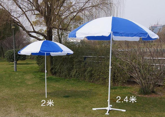 Parapluies extérieurs bleus et blancs de jardin avec votre logo imprimés, axe blanc