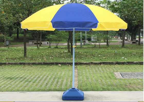 Parapluies de plage extérieurs conçus forts de Sun avec l'axe enduit de poudre blanche