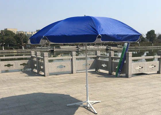 Parapluies de patio imprimés par coutume promotionnelle extérieure avec la base, nervures de fil d'acier