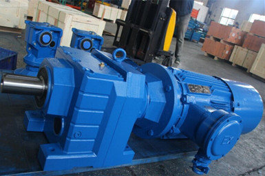 Energy - Saving Speed Reducer Gearbox 1800N.M Output Torque With Blue Color