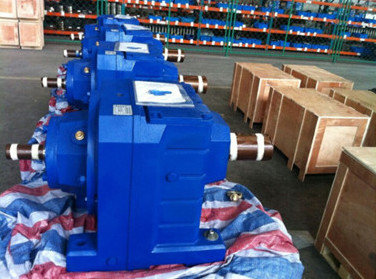 Energy - Saving Speed Reducer Gearbox 1800N.M Output Torque With Blue Color