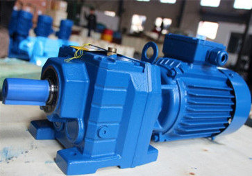 Energy - Saving Speed Reducer Gearbox 1800N.M Output Torque With Blue Color