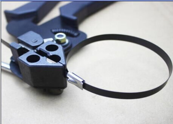 0.60mm Thickness Stainless Steel Banding Strap For Shipment Industry , CNAS Standard