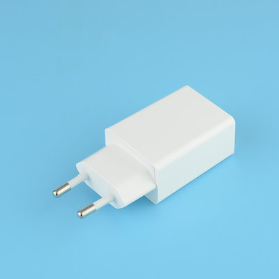 Universal Ac To Dc Power Supply Adapter Single Port 5V 1.5A 2A Line Regulation 5%