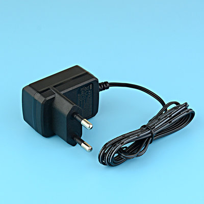 Portable 5V 1A Switching AC DC Power Adapter Plug In Connection For Li - Ion Battery