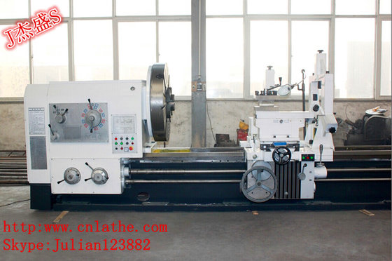 Conventional horizontal lathe machine for metal processing