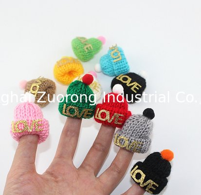Factory wholesale Mini Knitted Hats with Pom Pom Ball for Decoration, Mini Amigurumi Top Hat, Crochet Mini Christmas Hat