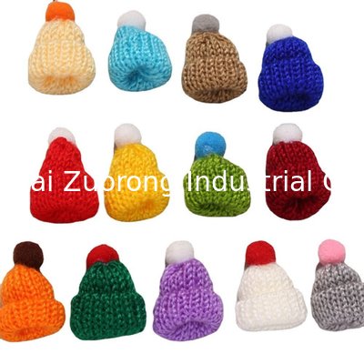 Factory wholesale Mini Knitted Hats with Pom Pom Ball for Decoration, Mini Amigurumi Top Hat, Crochet Mini Christmas Hat