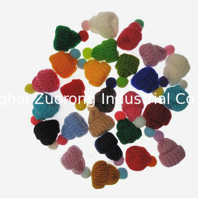 Factory wholesale Mini Knitted Hats with Pom Pom Ball for Decoration, Mini Amigurumi Top Hat, Crochet Mini Christmas Hat