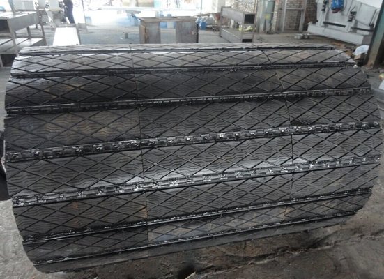 1830 mm * 138 * 15 mm Belt Conveyor Drum Rubber Lagging Sheet