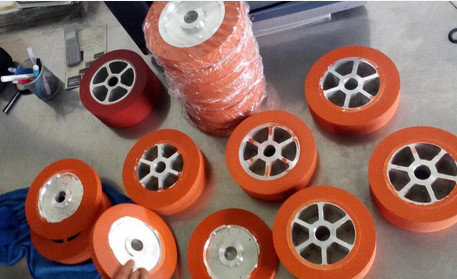 300C high temperature resistant 45 shore a red color lamination rubber silicon rollers